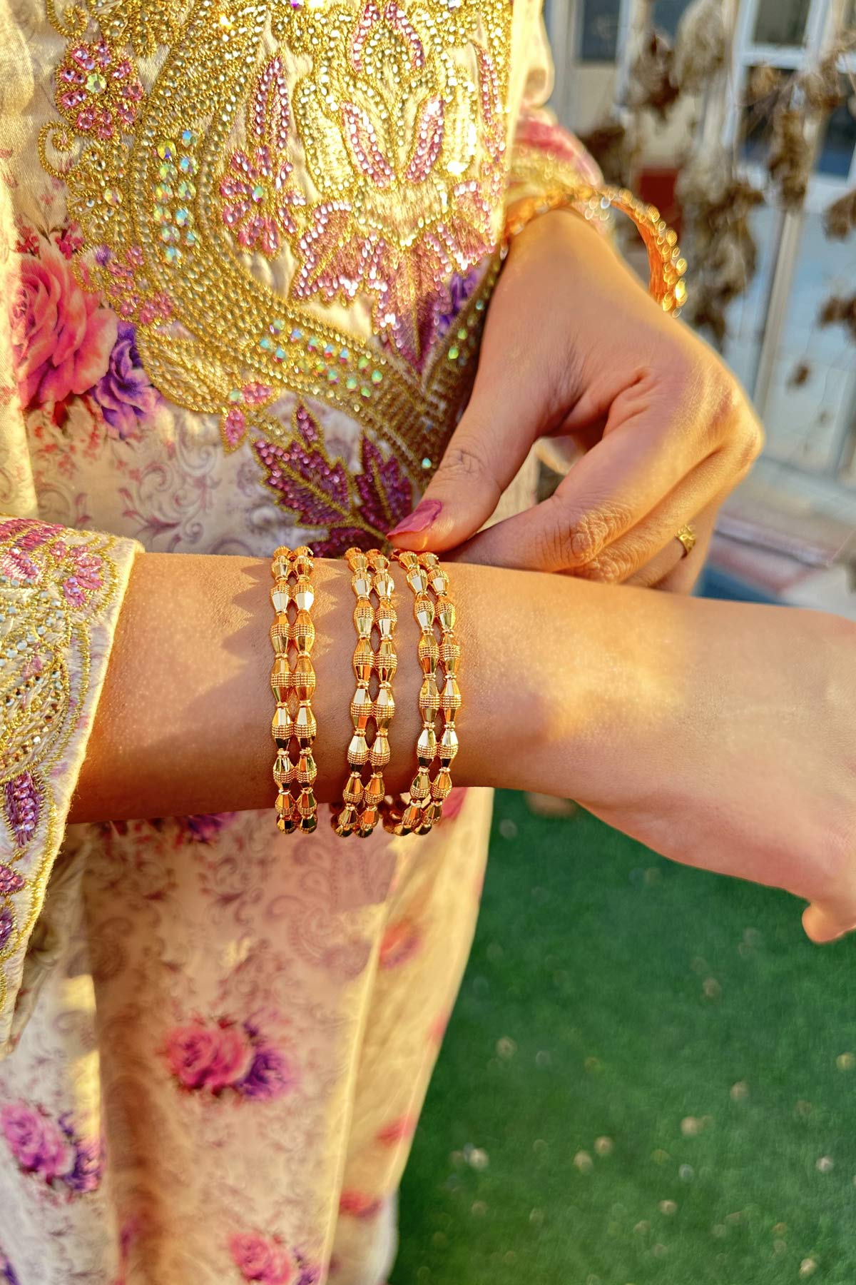 Yumna Golden Bangles Set – Noor Zara