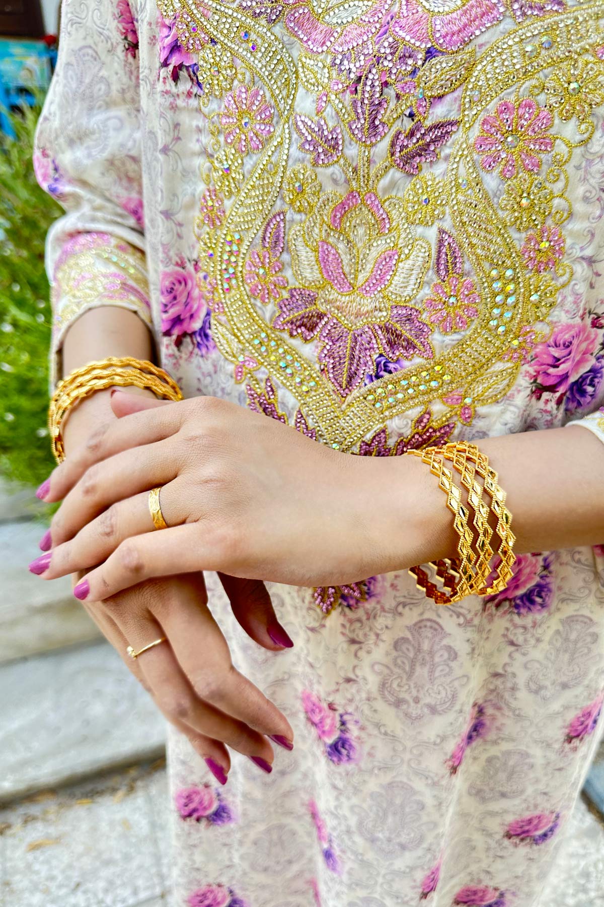 Maya Golden Bangles Set – Noor Zara